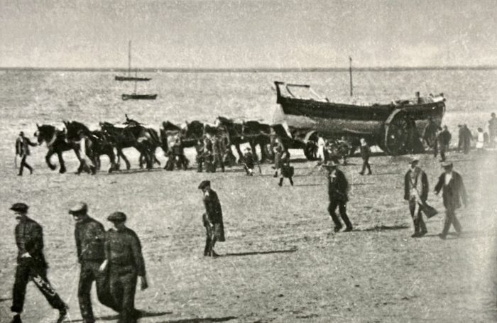 Model of historic lifeboat built to mark 200 years of lifesaving - West ...